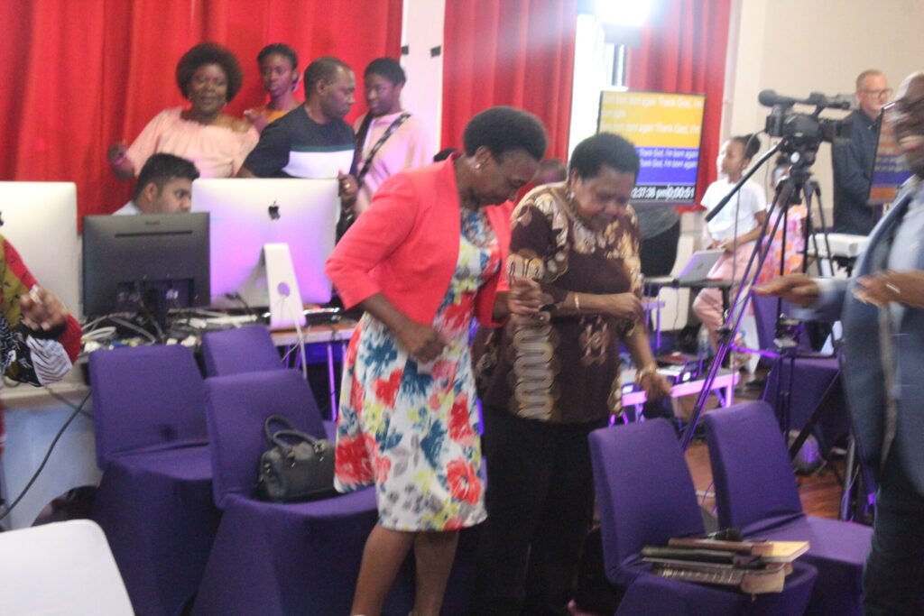 Praise & Victory Sunday Pictures - Solution Chapel International
